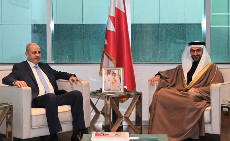 وزير الصناعة والتجارة يجتمع مع وزير الصناعة والتجارة والتموين بالمملكة